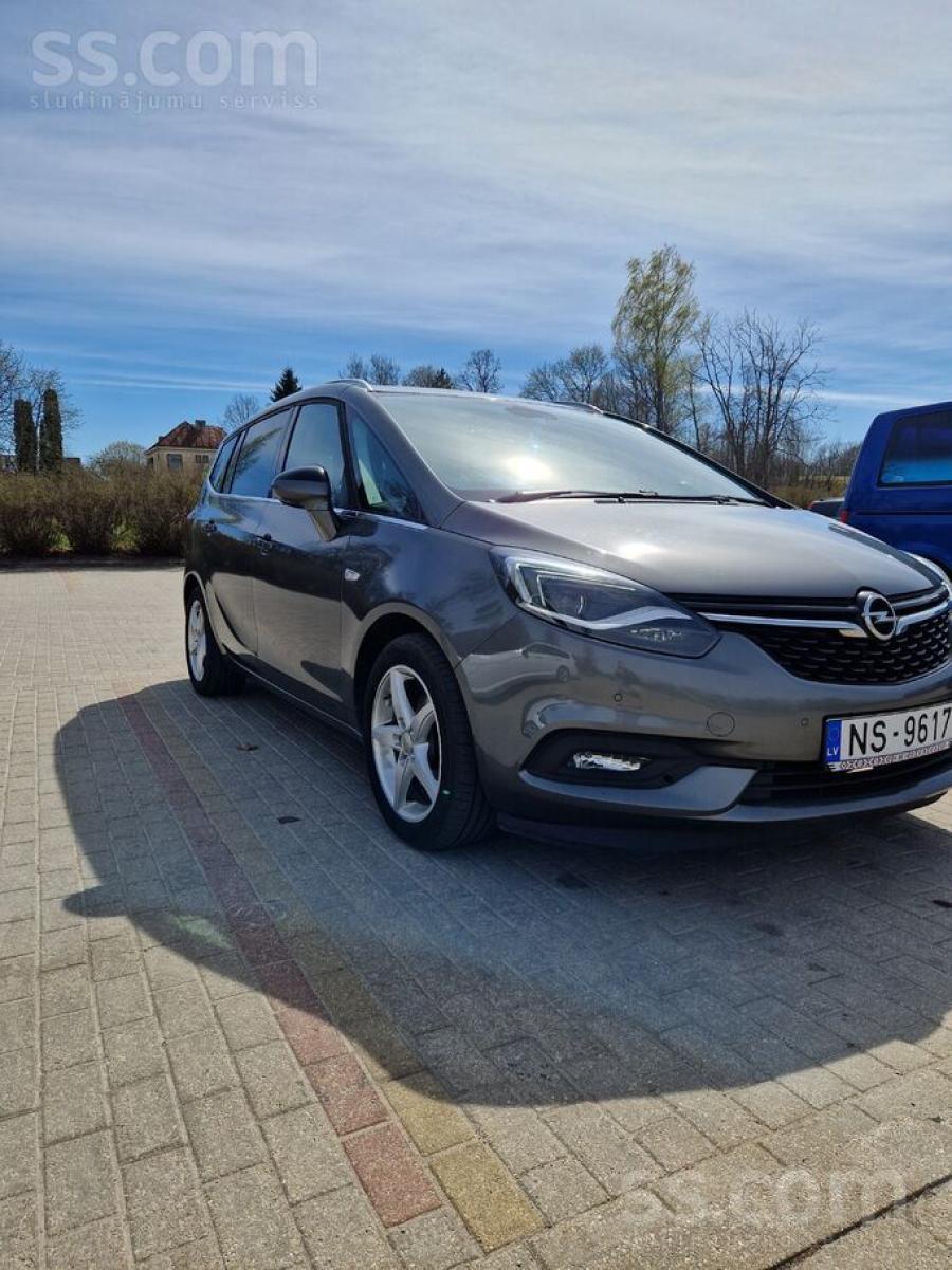 Pelēks Opel Zafira 2017 Ogre, ar dzinēja tilpumu 1.60 L un nobraukumu 228 tūkst. km par 5500 €, foto 1 vietnē AUTOMOTO.COM.LV
