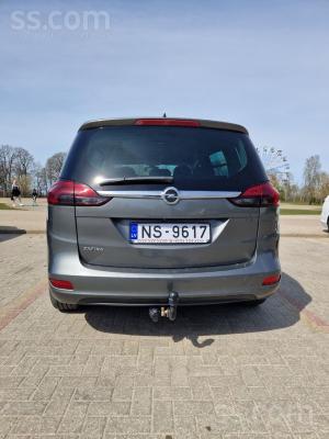 Pelēks Opel Zafira 2017 Ogre, ar dzinēja tilpumu 1.60 L un nobraukumu 228 tūkst. km par 5500 €, foto 4 vietnē AUTOMOTO.COM.LV
