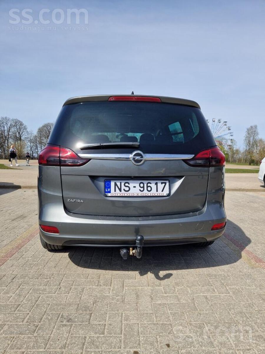 Pelēks Opel Zafira 2017 Ogre, ar dzinēja tilpumu 1.60 L un nobraukumu 228 tūkst. km par 5500 €, foto 4 vietnē AUTOMOTO.COM.LV