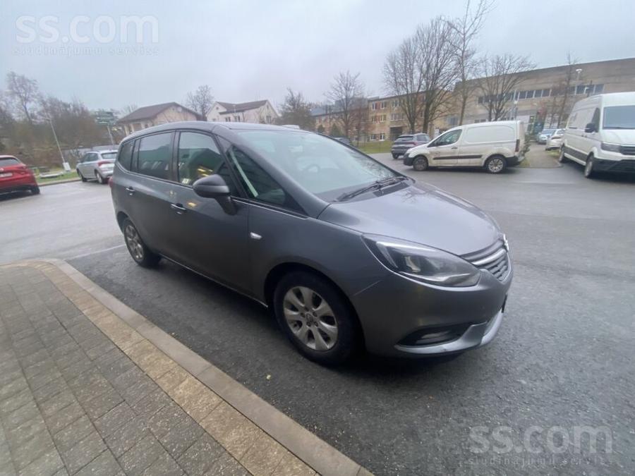 Grey Opel Zafira 2018 in Riga, with an engine capacity of 1.60 L and mileage of 229 thousand km for 7550 €, photo 2 on AUTOMOTO.COM.LV