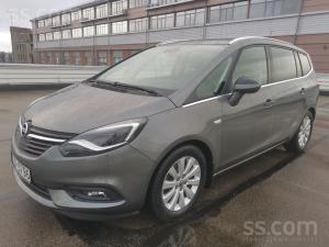 Grey Opel Zafira 2018 in Riga, with an engine capacity of 2.00 L and mileage of 92 thousand km for 15950 €, photo  on AUTOMOTO.COM.LV