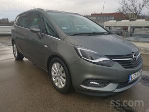 Grey Opel Zafira 2018 in Riga, with an engine capacity of 2.00 L and mileage of 92 thousand km for 15950 €, photo 4 on AUTOMOTO.COM.LV