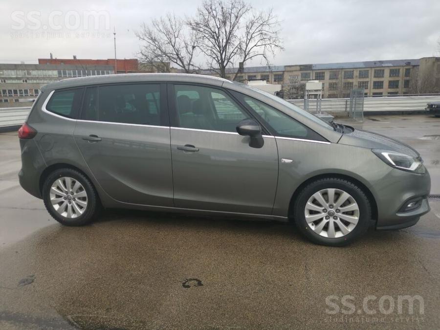 Grey Opel Zafira 2018 in Riga, with an engine capacity of 2.00 L and mileage of 92 thousand km for 15950 €, photo 5 on AUTOMOTO.COM.LV