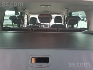 Grey Opel Zafira 2018 in Riga, with an engine capacity of 2.00 L and mileage of 92 thousand km for 15950 €, photo 12 on AUTOMOTO.COM.LV