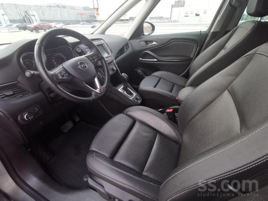Grey Opel Zafira 2018 in Riga, with an engine capacity of 2.00 L and mileage of 92 thousand km for 15950 €, photo 14 on AUTOMOTO.COM.LV