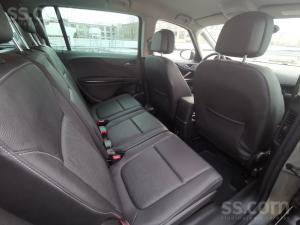 Grey Opel Zafira 2018 in Riga, with an engine capacity of 2.00 L and mileage of 92 thousand km for 15950 €, photo 18 on AUTOMOTO.COM.LV