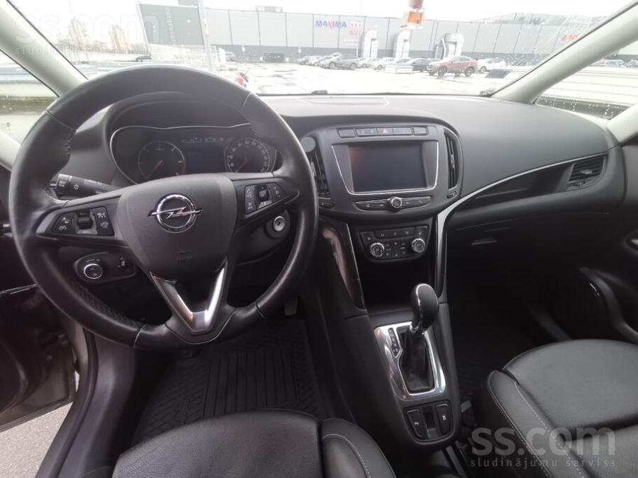 Grey Opel Zafira 2018 in Riga, with an engine capacity of 2.00 L and mileage of 92 thousand km for 15950 €, photo 21 on AUTOMOTO.COM.LV