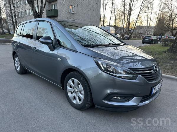 Grey Opel Zafira 2018 in Riga, with an engine capacity of 1.60 L and mileage of 229 thousand km for 7450 €, photo 3 on AUTOMOTO.COM.LV