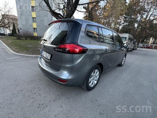 Grey Opel Zafira 2018 in Riga, with an engine capacity of 1.60 L and mileage of 229 thousand km for 7450 €, photo 5 on AUTOMOTO.COM.LV