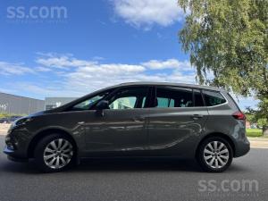 Pelēks Opel Zafira 2018 Rīga, ar dzinēja tilpumu 2.00 L un nobraukumu 92 tūkst. km par 15950 €, foto 4 vietnē AUTOMOTO.COM.LV