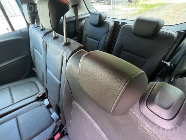 Opel Zafira 2018 Rīga vietnē Pelēks Opel Zafira 2018 Rīga, ar dzinēja tilpumu 2.00 L un nobraukumu 92 tūkst. km par 15950 €, foto 9 vietnē AUTOMOTO.COM.LV