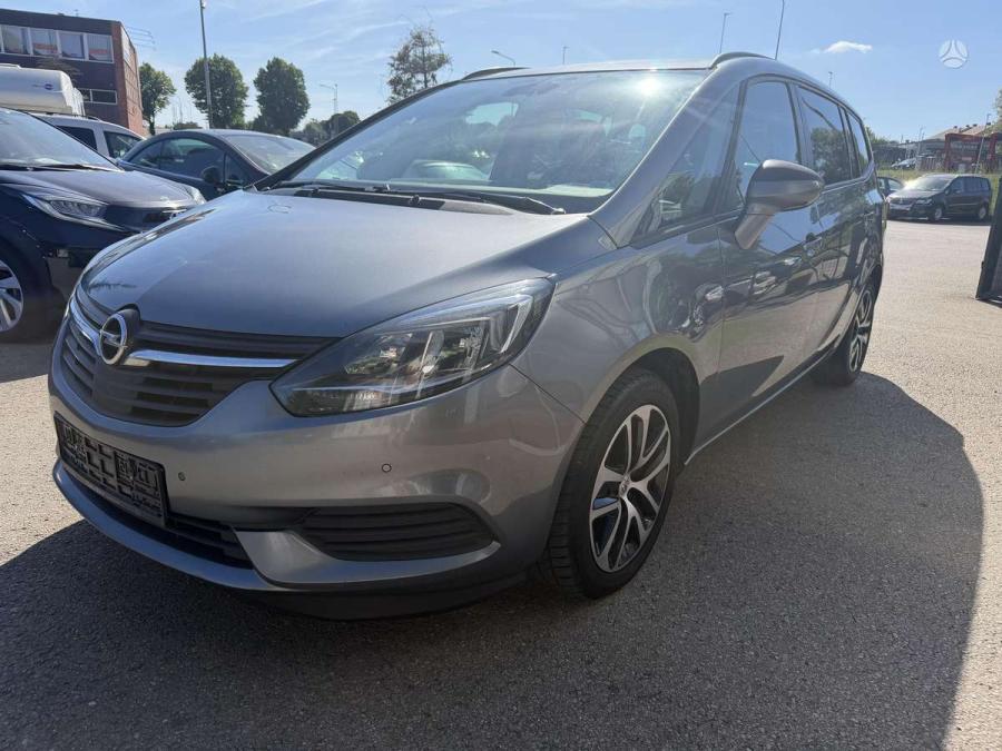 Grey Opel Zafira 2019 in Klaipeda, with an engine capacity of 1.60 L and mileage of 227 thousand km for 6999 €, photo 1 on AUTOMOTO.COM.LV