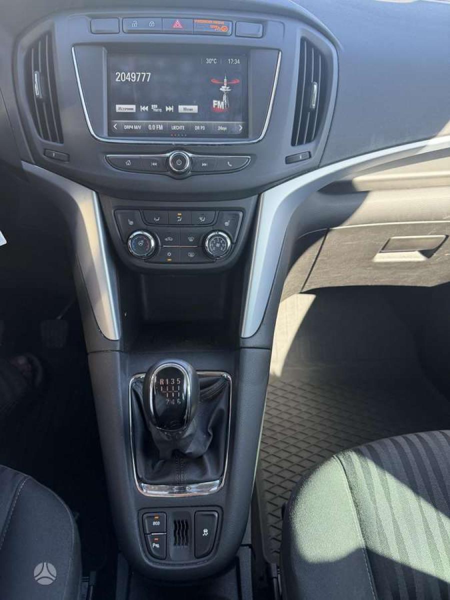 Grey Opel Zafira 2019 in Klaipeda, with an engine capacity of 1.60 L and mileage of 227 thousand km for 6999 €, photo 12 on AUTOMOTO.COM.LV