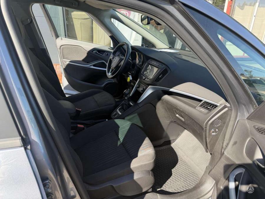 Grey Opel Zafira 2019 in Klaipeda, with an engine capacity of 1.60 L and mileage of 227 thousand km for 6999 €, photo 17 on AUTOMOTO.COM.LV