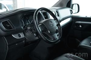 Grey Opel Zafira 2021 in Riga, with an engine capacity of 2.00 L and mileage of 72 thousand km for 25900 €, photo 6 on AUTOMOTO.COM.LV