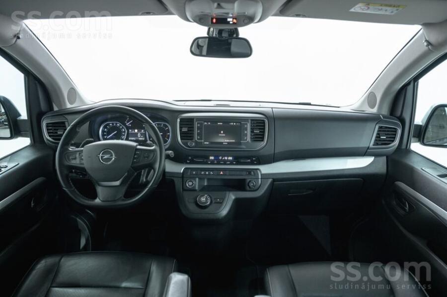 Grey Opel Zafira 2021 in Riga, with an engine capacity of 2.00 L and mileage of 72 thousand km for 25900 €, photo 7 on AUTOMOTO.COM.LV