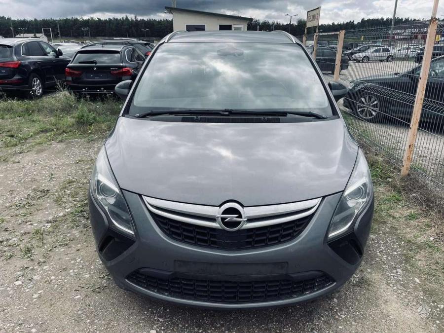 Grey Opel Zafira 2016 in Vilnius, with an engine capacity of 1.56 L and mileage of 178 thousand km for 4270 €, photo 4 on AUTOMOTO.COM.LV