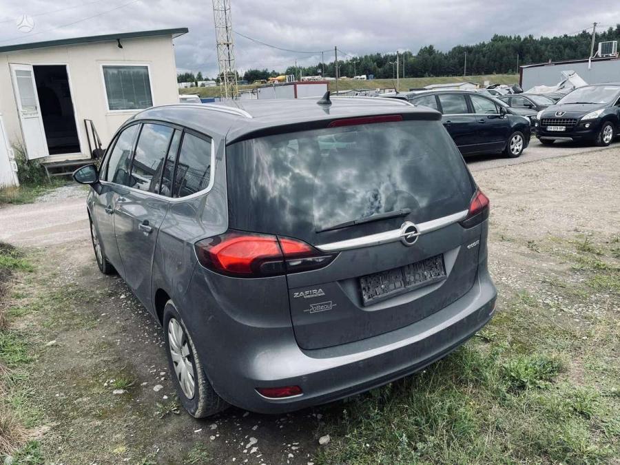Grey Opel Zafira 2016 in Vilnius, with an engine capacity of 1.56 L and mileage of 178 thousand km for 4270 €, photo 8 on AUTOMOTO.COM.LV