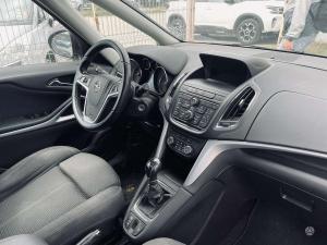 Grey Opel Zafira 2016 in Vilnius, with an engine capacity of 1.56 L and mileage of 178 thousand km for 4270 €, photo 15 on AUTOMOTO.COM.LV