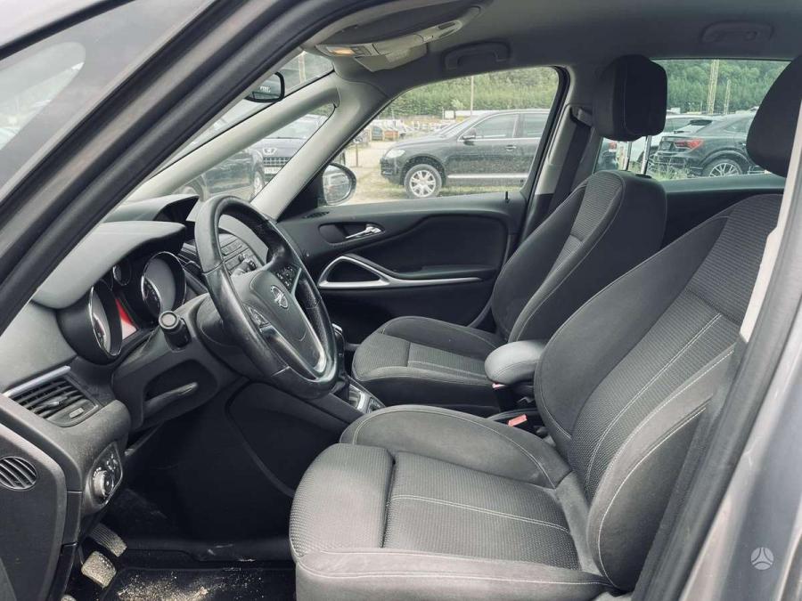 Grey Opel Zafira 2016 in Vilnius, with an engine capacity of 1.56 L and mileage of 178 thousand km for 4270 €, photo 16 on AUTOMOTO.COM.LV