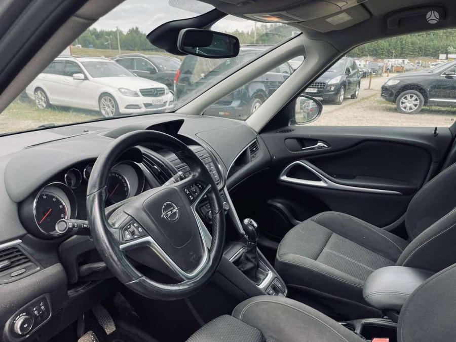Grey Opel Zafira 2016 in Vilnius, with an engine capacity of 1.56 L and mileage of 178 thousand km for 4270 €, photo 18 on AUTOMOTO.COM.LV