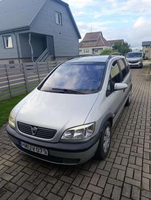 Grey Opel Zafira 2002 in Plunge, with an engine capacity of 2.00 L and mileage of 332 thousand km for 850 €, photo 5 on AUTOMOTO.COM.LV