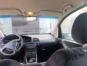 Grey Opel Zafira 2002 in Plunge, with an engine capacity of 2.00 L and mileage of 332 thousand km for 850 €, photo 8 on AUTOMOTO.COM.LV