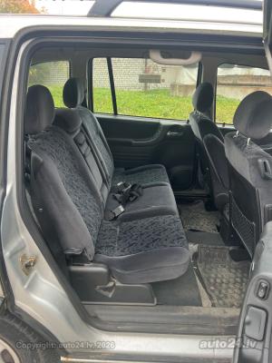 Grey Opel Zafira 2000 in Narva, with an engine capacity of 1.80 L and mileage of 194 thousand km for 699 €, photo 11 on AUTOMOTO.COM.LV