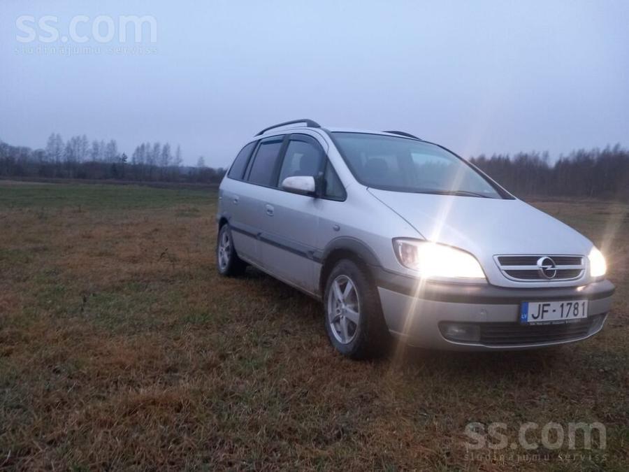 Grey Opel Zafira 2003 in Rezekne, with an engine capacity of 2.00 L and mileage of 260 thousand km for 950 €, photo 1 on AUTOMOTO.COM.LV