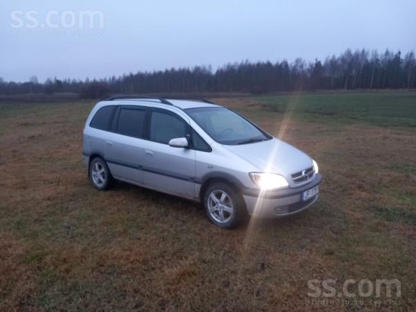 Grey Opel Zafira 2003 in Rezekne, with an engine capacity of 2.00 L and mileage of 260 thousand km for 950 €, photo 2 on AUTOMOTO.COM.LV