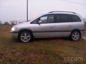 Grey Opel Zafira 2003 in Rezekne, with an engine capacity of 2.00 L and mileage of 260 thousand km for 950 €, photo 5 on AUTOMOTO.COM.LV