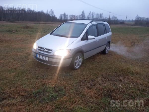 Grey Opel Zafira 2003 in Rezekne, with an engine capacity of 2.00 L and mileage of 260 thousand km for 950 €, photo 6 on AUTOMOTO.COM.LV