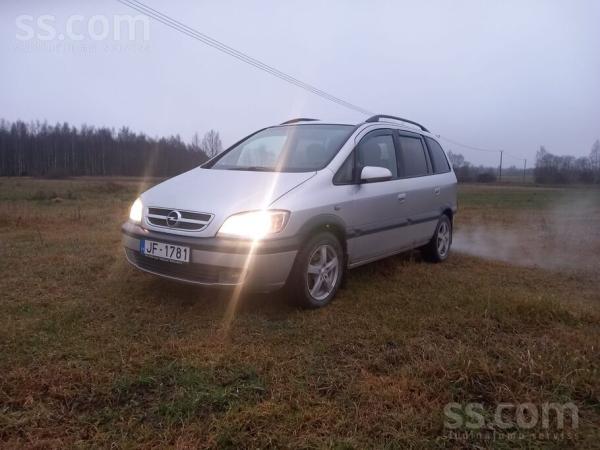 Grey Opel Zafira 2003 in Rezekne, with an engine capacity of 2.00 L and mileage of 260 thousand km for 950 €, photo 8 on AUTOMOTO.COM.LV