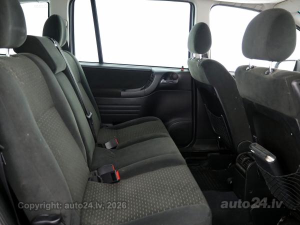 Grey Opel Zafira 2003 in Tallinn, with an engine capacity of 2.20 L and mileage of 245 thousand km for 999 €, photo 7 on AUTOMOTO.COM.LV