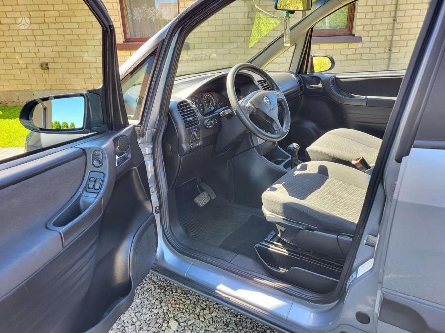 Pelēks Opel Zafira 2003 Šauļi, ar dzinēja tilpumu 2.00 L un nobraukumu 199 tūkst. km par 999 €, foto 9 vietnē AUTOMOTO.COM.LV