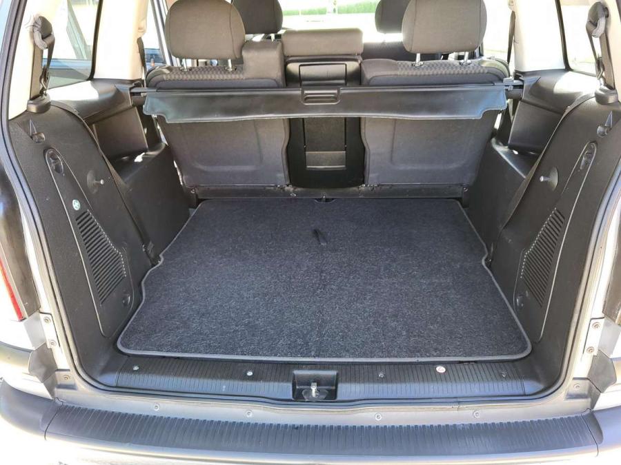 Pelēks Opel Zafira 2003 Šauļi, ar dzinēja tilpumu 2.00 L un nobraukumu 199 tūkst. km par 999 €, foto 11 vietnē AUTOMOTO.COM.LV