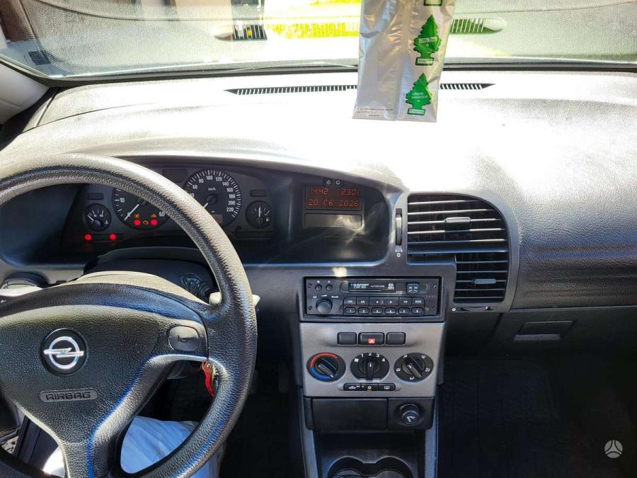 Pelēks Opel Zafira 2003 Šauļi, ar dzinēja tilpumu 2.00 L un nobraukumu 199 tūkst. km par 999 €, foto 21 vietnē AUTOMOTO.COM.LV