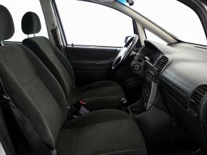 Pelēks Opel Zafira 2003 Tallina, ar dzinēja tilpumu 2.20 L un nobraukumu 245 tūkst. km par 799 €, foto 7 vietnē AUTOMOTO.COM.LV