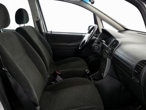 Pelēks Opel Zafira 2003 Tallina, ar dzinēja tilpumu 2.20 L un nobraukumu 245 tūkst. km par 799 €, foto 15 vietnē AUTOMOTO.COM.LV
