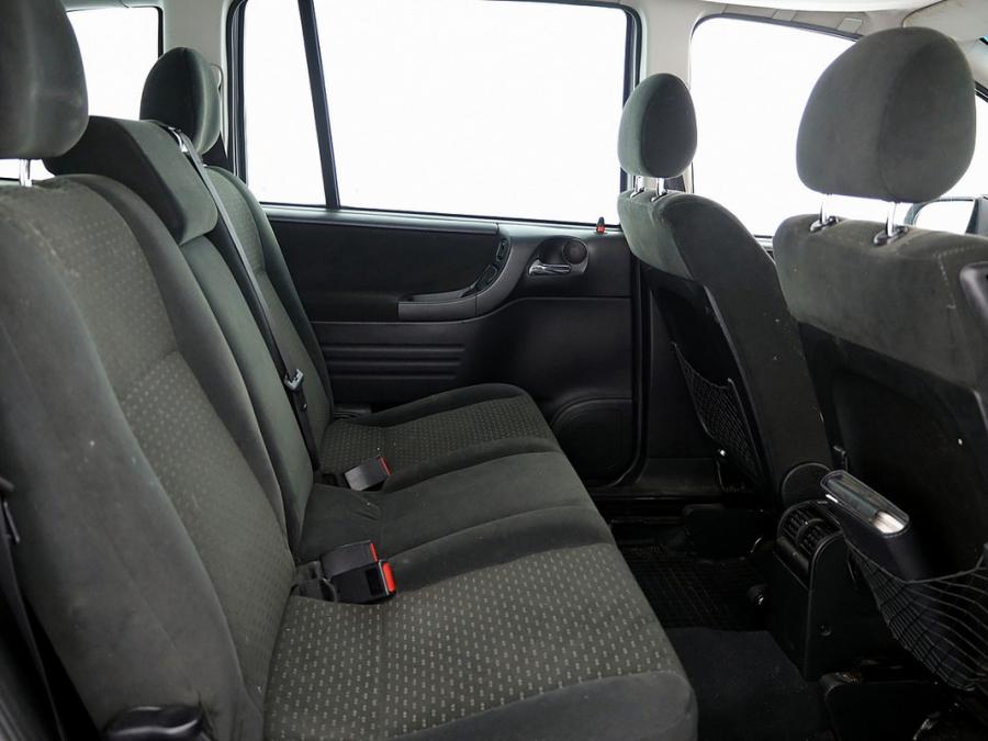 Pelēks Opel Zafira 2003 Tallina, ar dzinēja tilpumu 2.20 L un nobraukumu 245 tūkst. km par 799 €, foto 16 vietnē AUTOMOTO.COM.LV