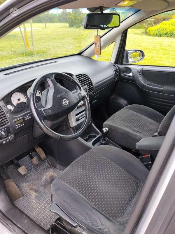 Pelēks Opel Zafira 2003 Marijampole, ar dzinēja tilpumu 2.17 L un nobraukumu 260 tūkst. km par 900 €, foto 5 vietnē AUTOMOTO.COM.LV