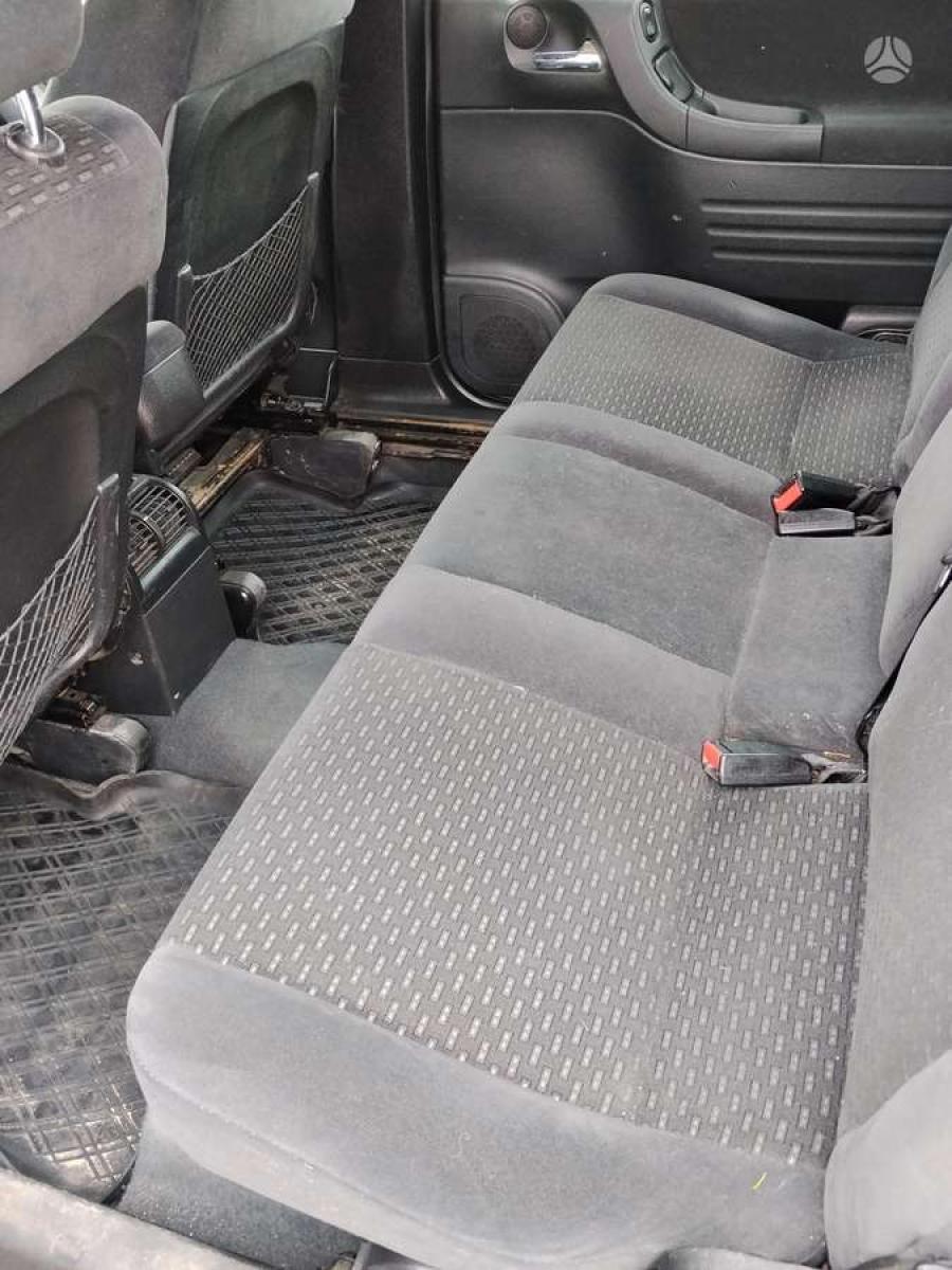 Grey Opel Zafira 2003 in Marijampole, with an engine capacity of 2.17 L and mileage of 260 thousand km for 900 €, photo 9 on AUTOMOTO.COM.LV