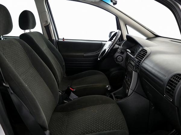 Grey Opel Zafira 2003 in Tallinn, with an engine capacity of 2.20 L and mileage of 245 thousand km for 699 €, photo 6 on AUTOMOTO.COM.LV