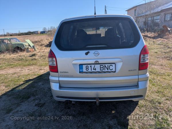 Grey Opel Zafira 2004 in Rakvere, with an engine capacity of 2.20 L and mileage of 0 thousand km for 999 €, photo 2 on AUTOMOTO.COM.LV