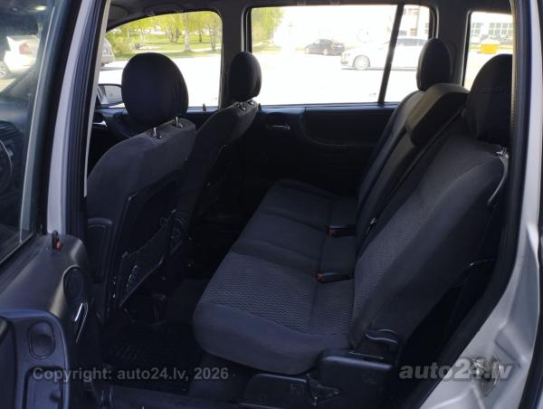 Grey Opel Zafira 2004 in Tartu, with an engine capacity of 2.00 L and mileage of 390 thousand km for 1300 €, photo 8 on AUTOMOTO.COM.LV