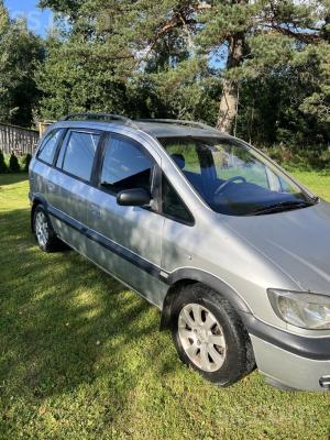 Grey Opel Zafira 2004 in Kuldiga, with an engine capacity of 2.00 L and mileage of 366 thousand km for 600 €, photo 3 on AUTOMOTO.COM.LV