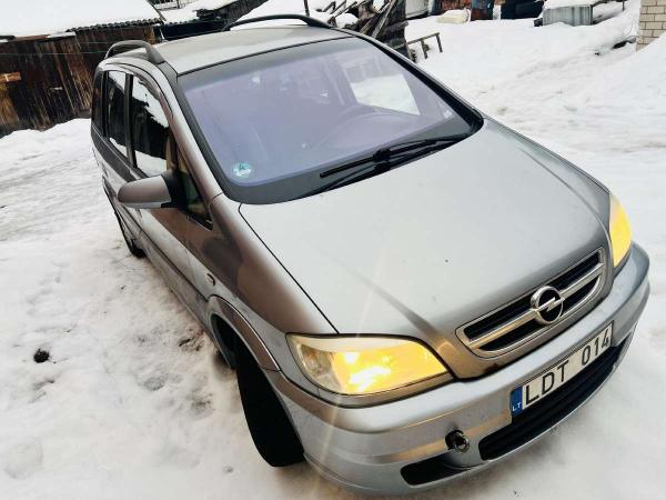 Pelēks Opel Zafira 2005 Kauņa, ar dzinēja tilpumu 2.17 L un nobraukumu 317 tūkst. km par 1050 €, foto 2 vietnē AUTOMOTO.COM.LV