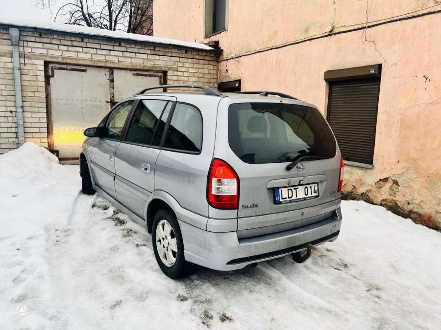Pelēks Opel Zafira 2005 Kauņa, ar dzinēja tilpumu 2.17 L un nobraukumu 317 tūkst. km par 1050 €, foto 4 vietnē AUTOMOTO.COM.LV