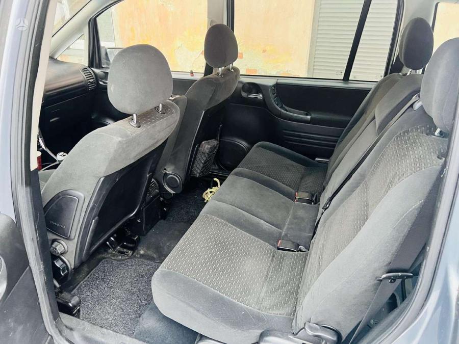 Pelēks Opel Zafira 2005 Kauņa, ar dzinēja tilpumu 2.17 L un nobraukumu 317 tūkst. km par 1050 €, foto 7 vietnē AUTOMOTO.COM.LV