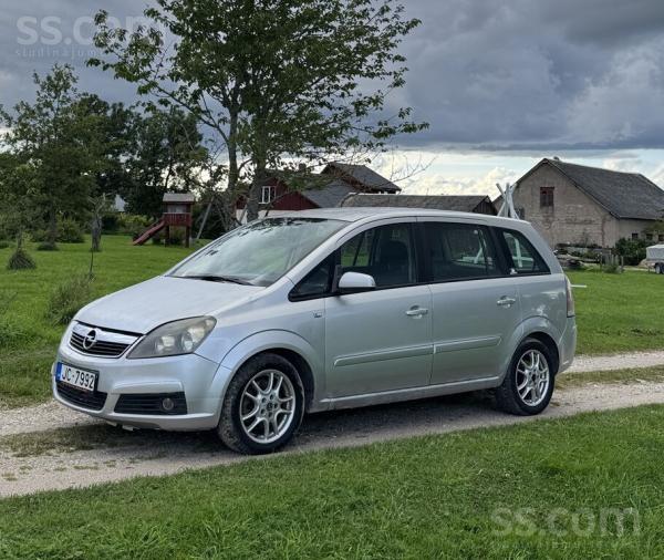 Grey Opel Zafira 2005 in Talsi, with an engine capacity of 1.90 L and mileage of 399 thousand km for 1295 €, photo 1 on AUTOMOTO.COM.LV